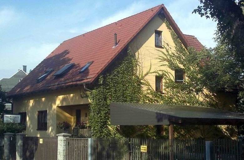 76 M² Ferienwohnung ∙ 1 Schlafzimmer ∙ 5 Gäste - Dresden
