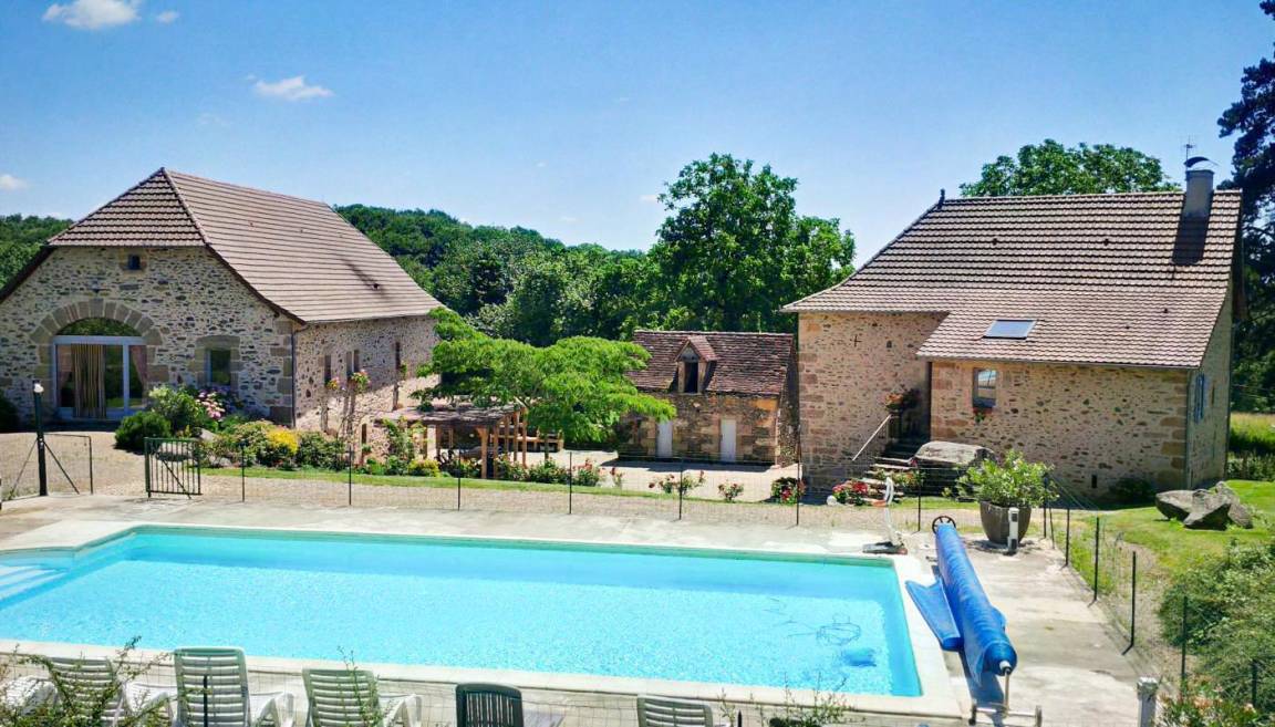 400 M² Gîte ∙ 10 Chambres ∙ 22 Personnes - Saint-Céré