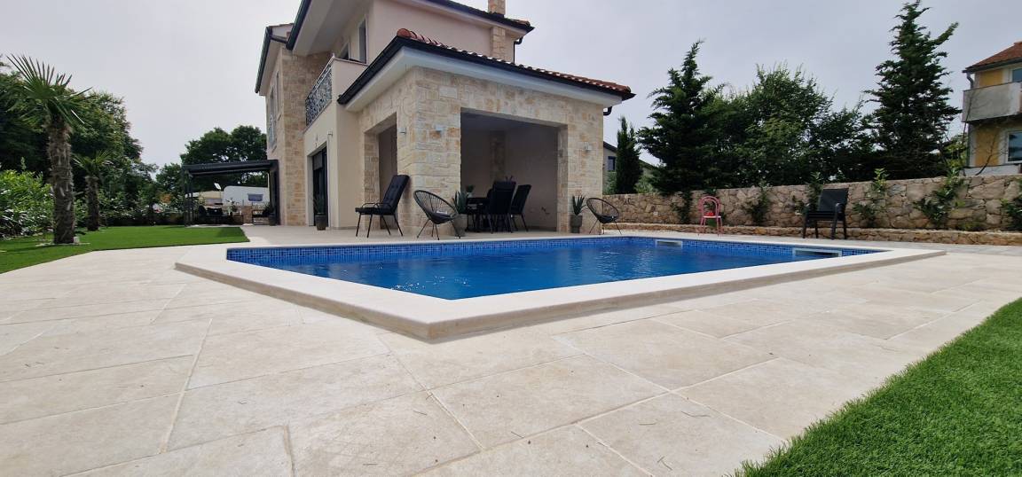 240 M² Villa ∙ 4 Schlafzimmer ∙ 8 Gäste - Punat