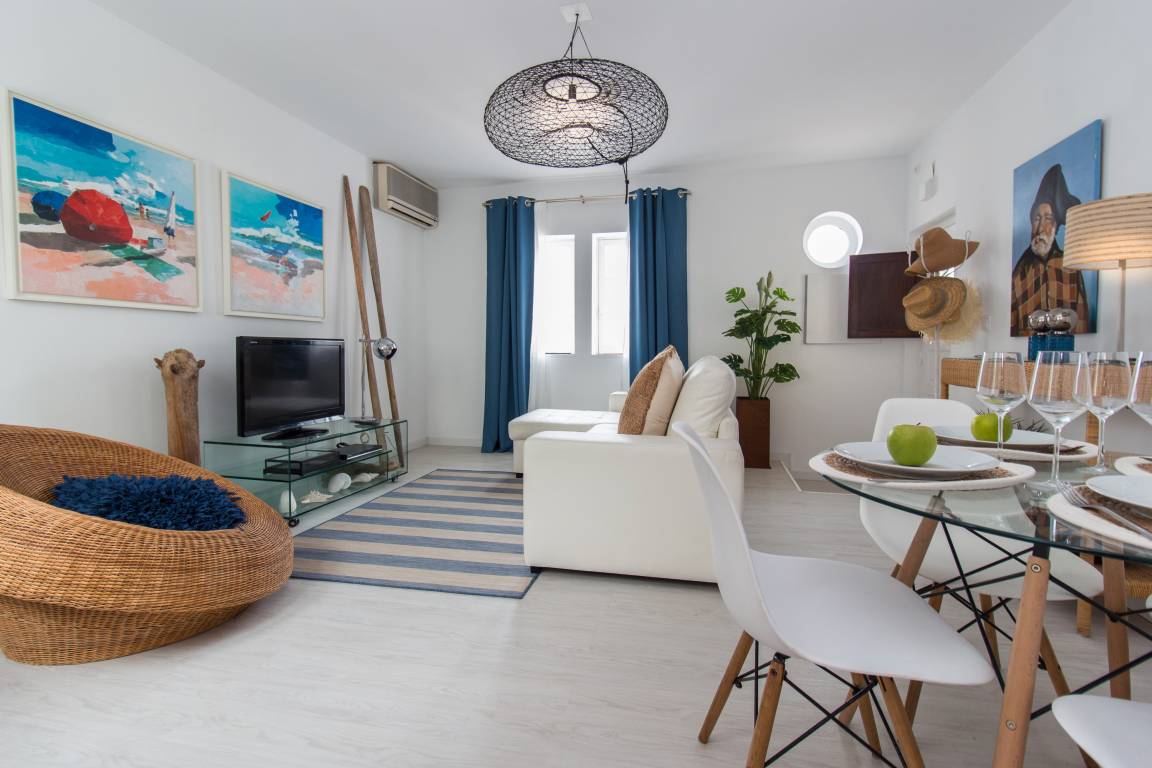 80 M² Apartamento ∙ 2 Quartos ∙ 6 Hóspedes - Sesimbra