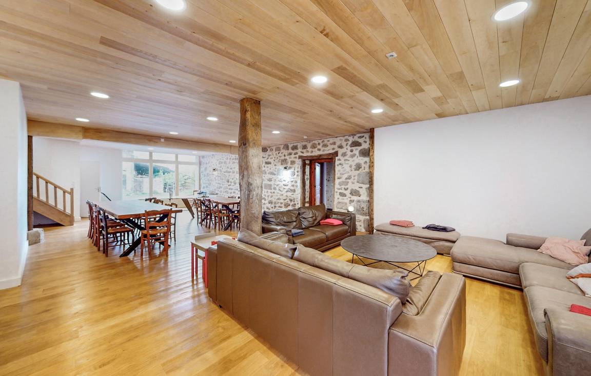 250 M² Longère ∙ 5 Chambres ∙ 15 Personnes - Nontron