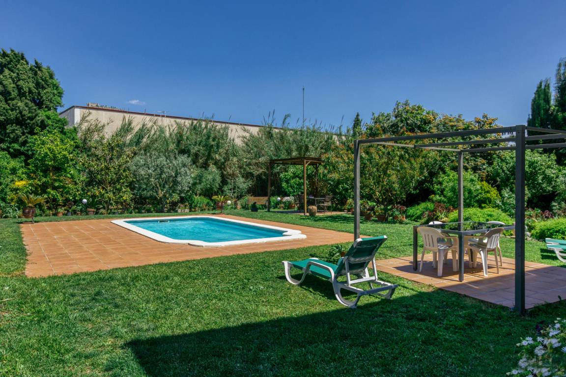65 M² Apartamento ∙ 2 Habitaciones ∙ 4 Huéspedes - Peratallada