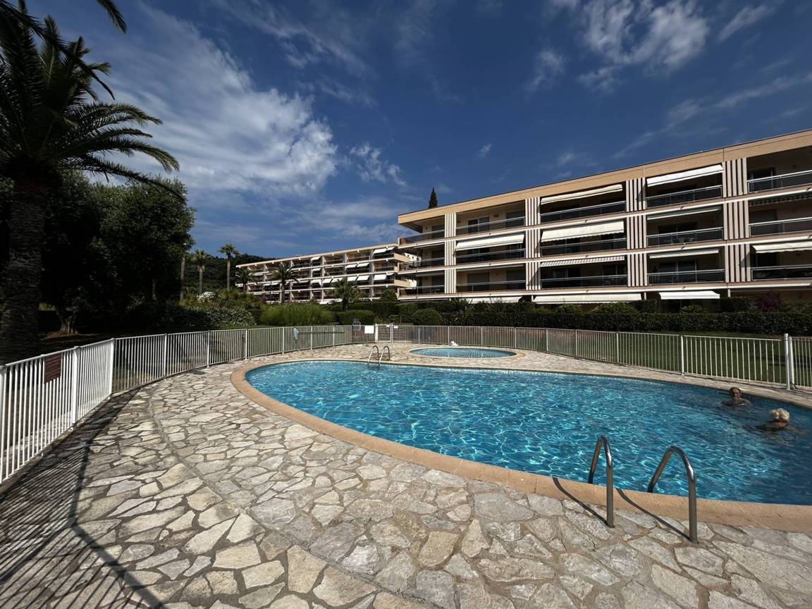 75 M² Ferienwohnung ∙ 2 Schlafzimmer ∙ 4 Gäste - Rayol-Canadel-sur-Mer