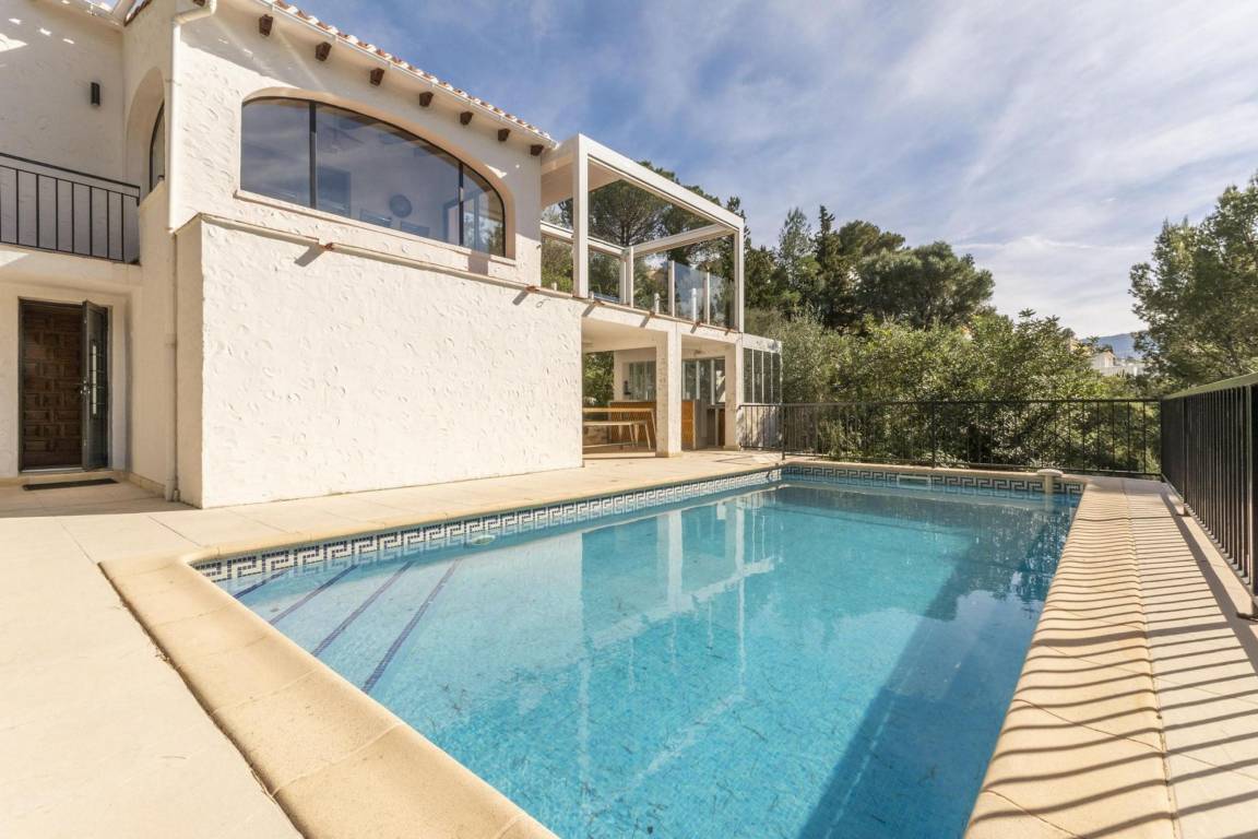 193 M² Villa ∙ 4 Slaapkamers ∙ 8 Gasten - Jalón