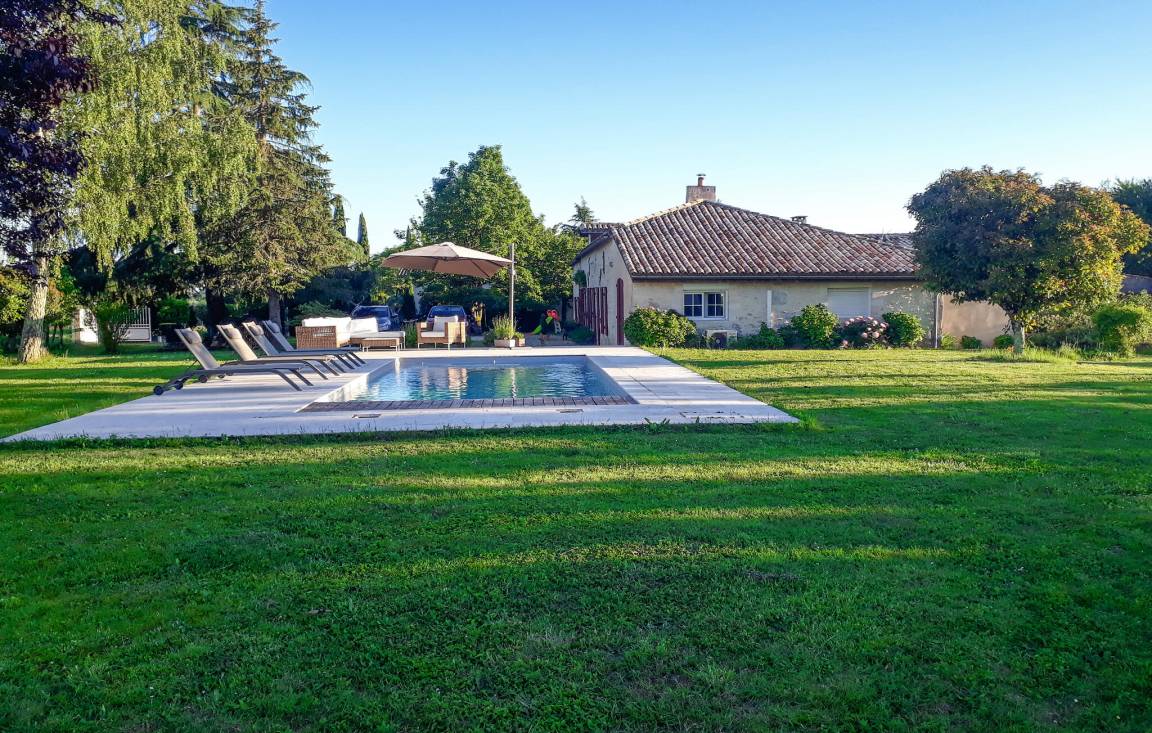 170 M² Maison De Vacances ∙ 4 Chambres ∙ 8 Personnes - Castillon-la-Bataille