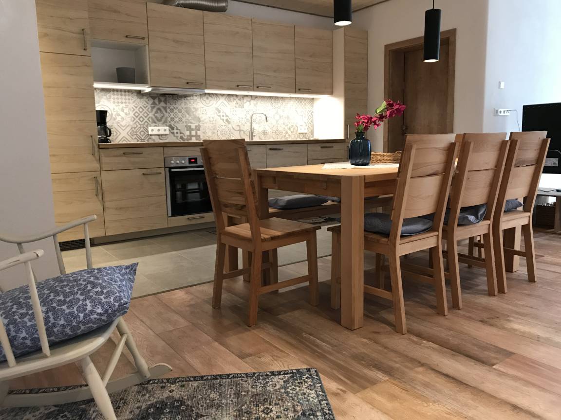 100 M² Ferienwohnung ∙ 2 Schlafzimmer ∙ 6 Gäste - Nordheim am Main