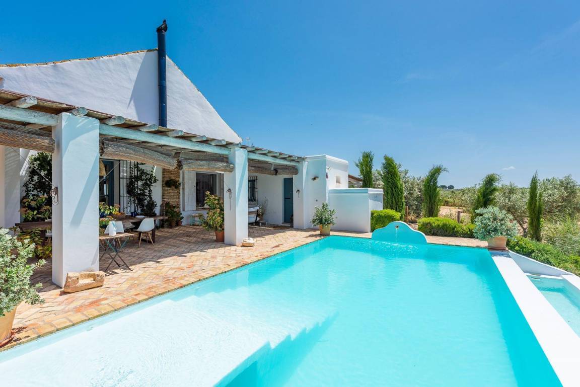 180 M² House ∙ 3 Bedrooms ∙ 8 Guests - Paradas