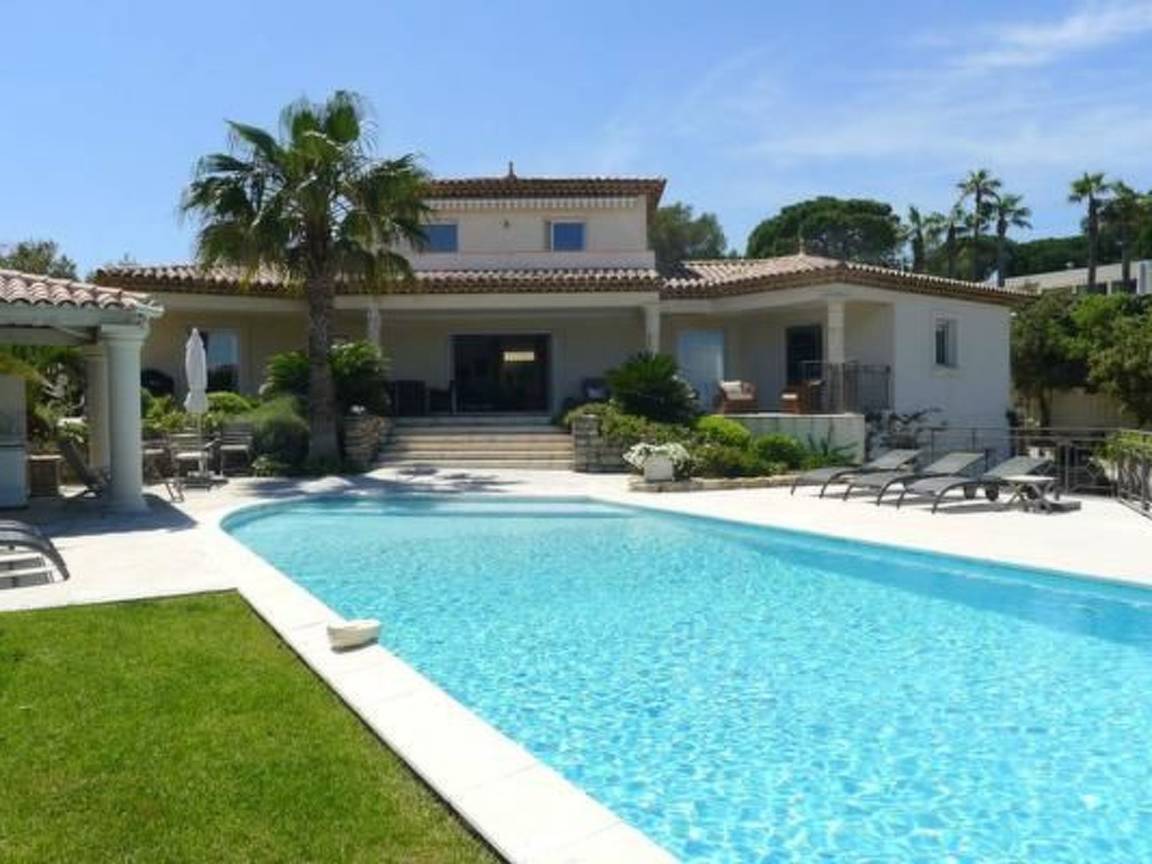 220 M² Maison De Vacances ∙ 4 Chambres ∙ 6 Personnes - Sainte-Maxime