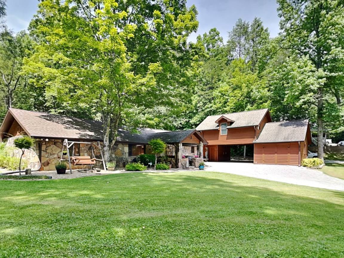 252 M² Cabin ∙ 3 Bedrooms ∙ 8 Guests - Gatlinburg, TN