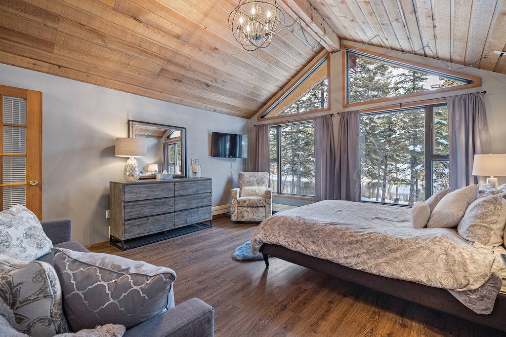 74 M² Condo ∙ 2 Bedrooms ∙ 5 Guests - Alberta
