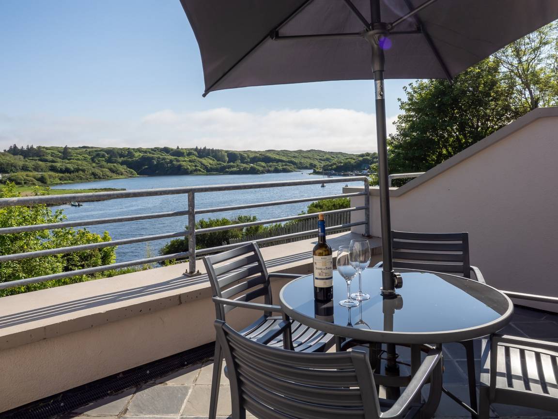 100 M² Ferienwohnung ∙ 2 Schlafzimmer ∙ 4 Gäste - Clifden