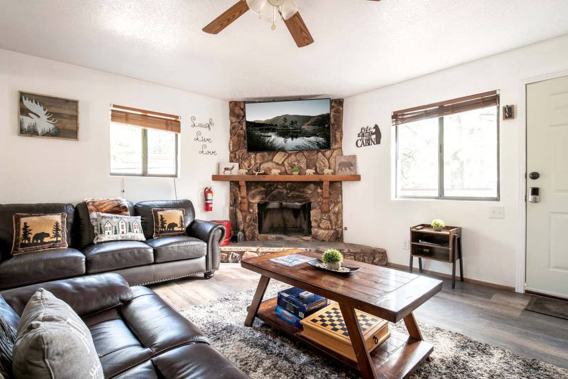House ∙ 2 Bedrooms ∙ 6 Guests - Big Bear Lake, CA