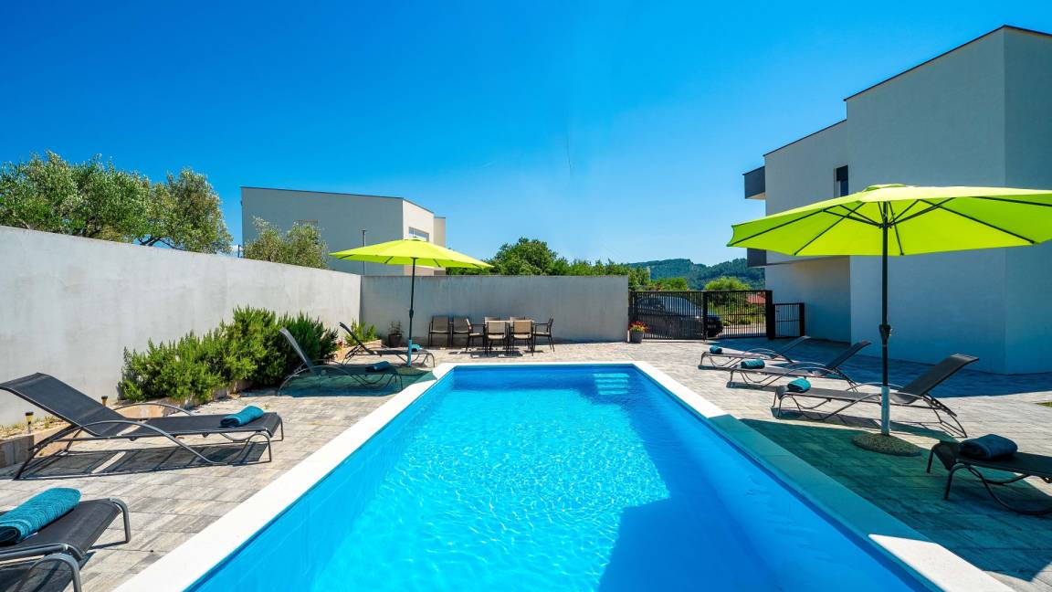 200 M² Villa ∙ 4 Habitaciones ∙ 12 Huéspedes - Rab