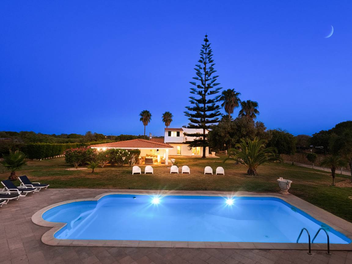 300 M² Villa ∙ 5 Bedrooms ∙ 10 Guests - Vilamoura