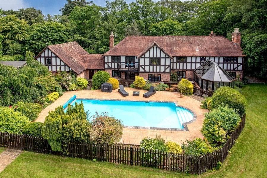Cottage ∙ 6 Bedrooms ∙ 12 Guests - Taunton