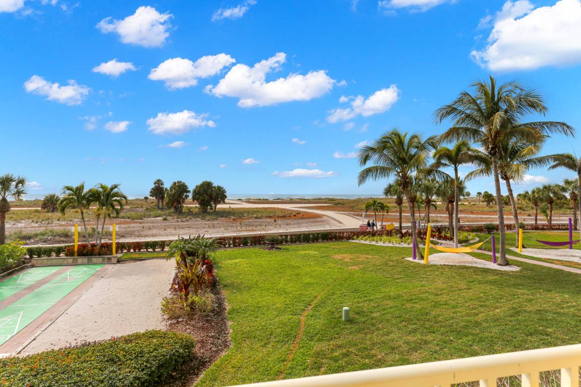 72 M² Condo ∙ 2 Bedrooms ∙ 6 Guests - Treasure Island, FL