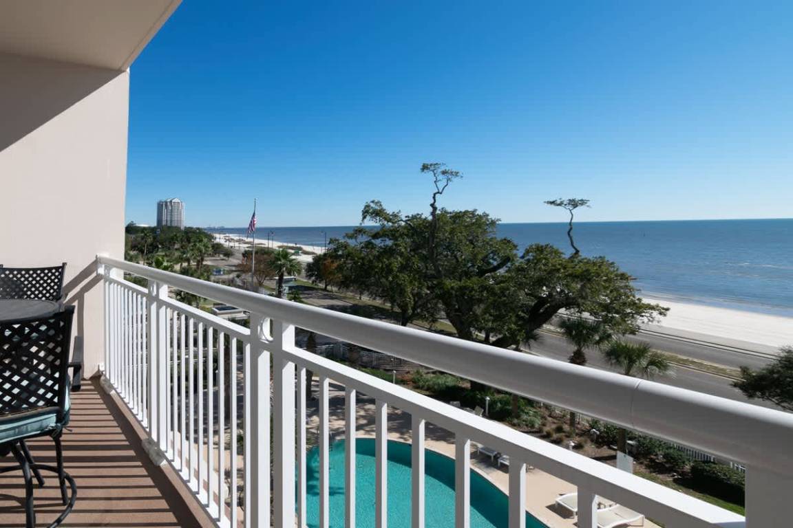 Apartment ∙ 2 Bedrooms ∙ 6 Guests - Gulfport, MS