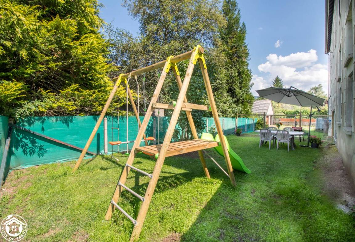 49 M² Gîte ∙ 2 Chambres ∙ 4 Personnes - Auvergne