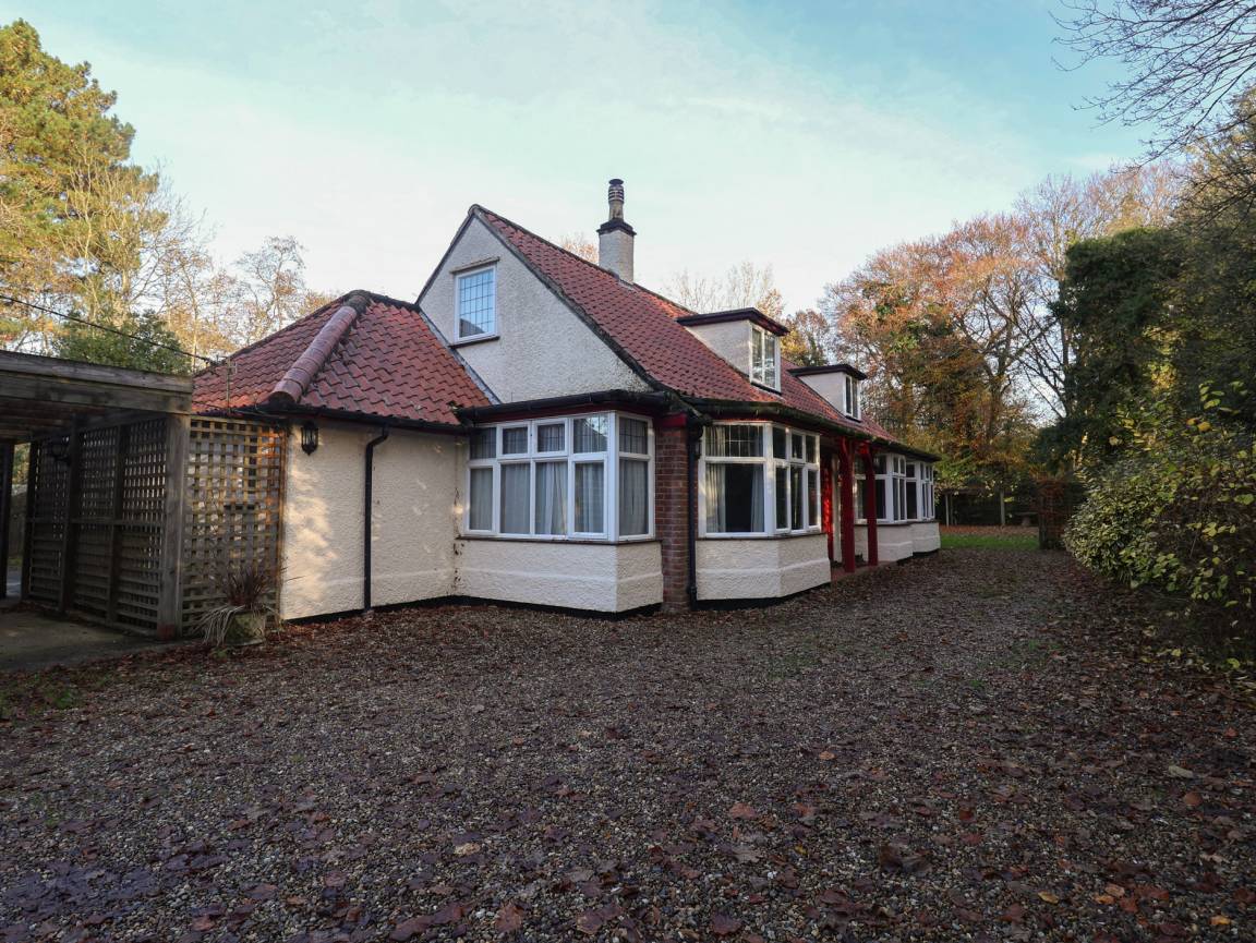 Cottage ∙ 4 Bedrooms ∙ 8 Guests - Norwich