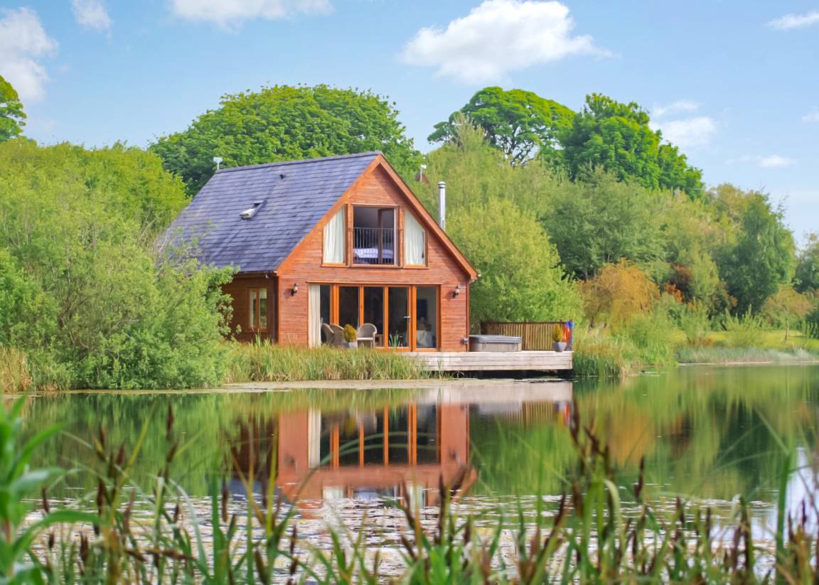 Chalet ∙ 2 Bedrooms ∙ 4 Guests - Anglesey