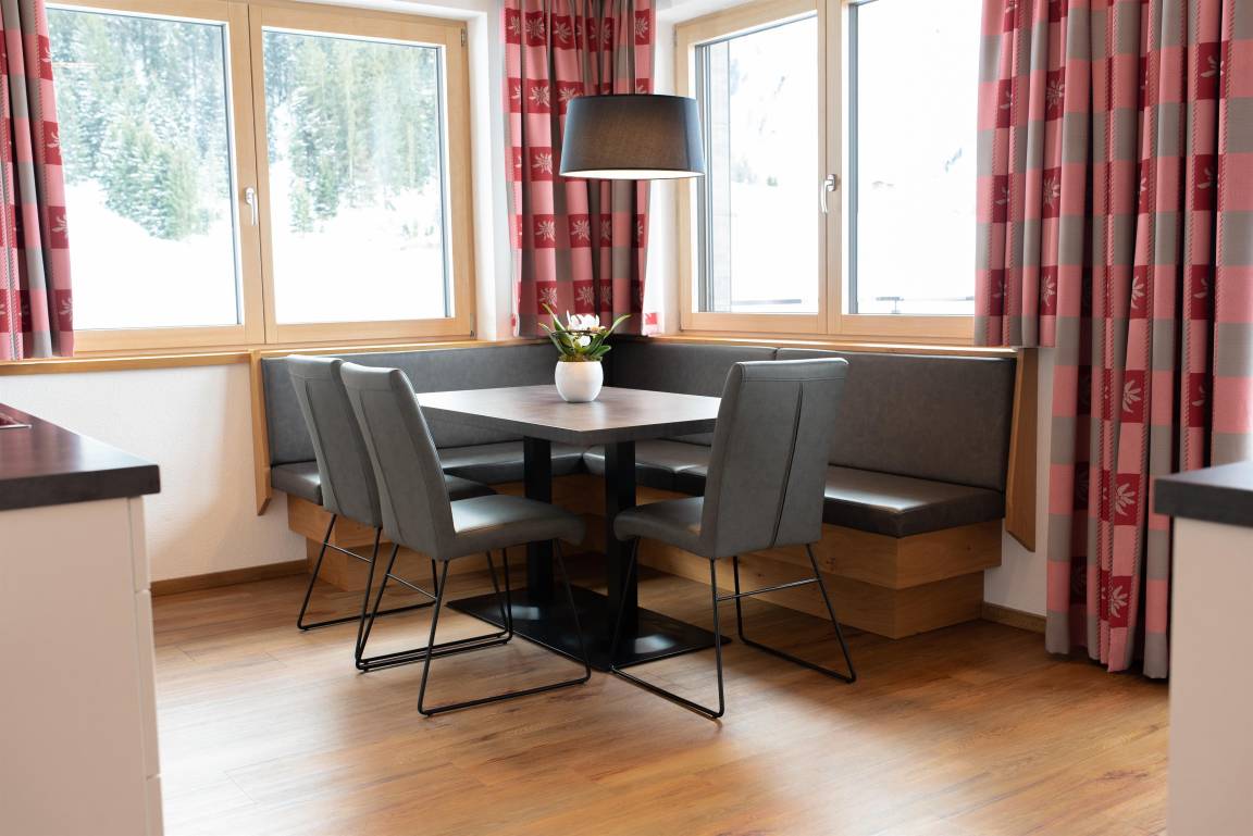 70 M² Apartment ∙ 2 Bedrooms ∙ 7 Guests - Galtür