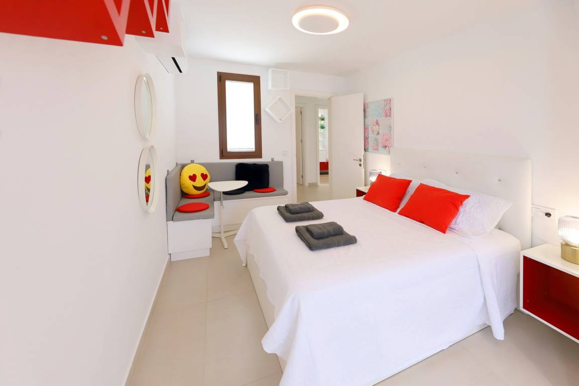 200 M² Villa ∙ 4 Habitaciones ∙ 8 Huéspedes - Lanzarote