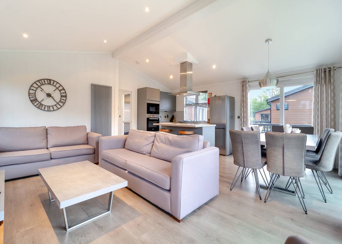 Chalet ∙ 4 Bedrooms ∙ 8 Guests - Norfolk