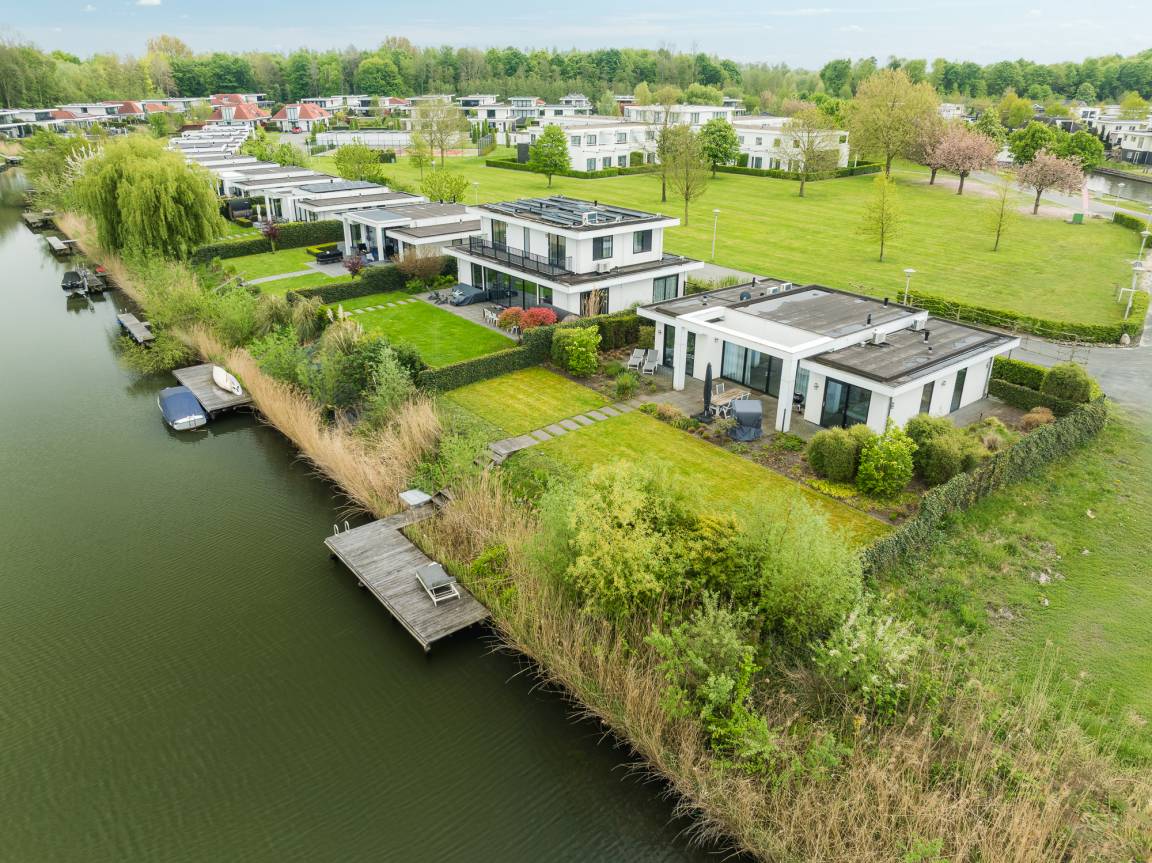 125 M² Bungalow ∙ 3 Slaapkamers ∙ 6 Gasten - Zeewolde