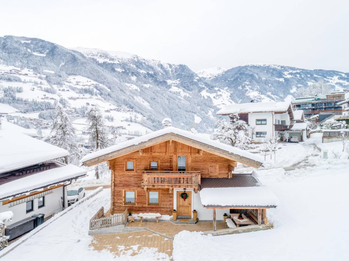 150 M² Chalet ∙ 4 Bedrooms ∙ 10 Guests - Zell am Ziller