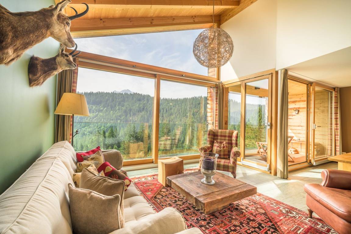 145 M² Ferienwohnung ∙ 5 Schlafzimmer ∙ 8 Gäste - Valendas
