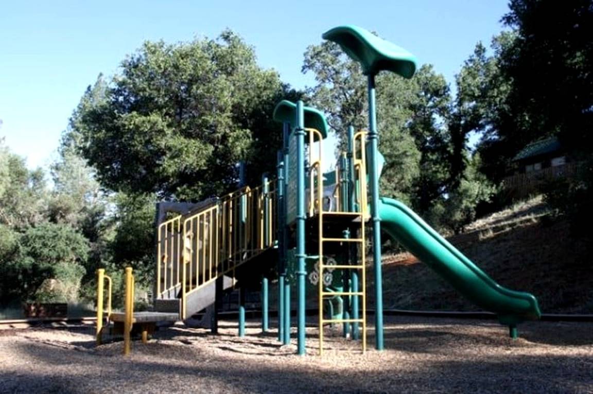 Caravan ∙ 1 Bedroom ∙ 6 Guests - Pine Mountain Lake, CA