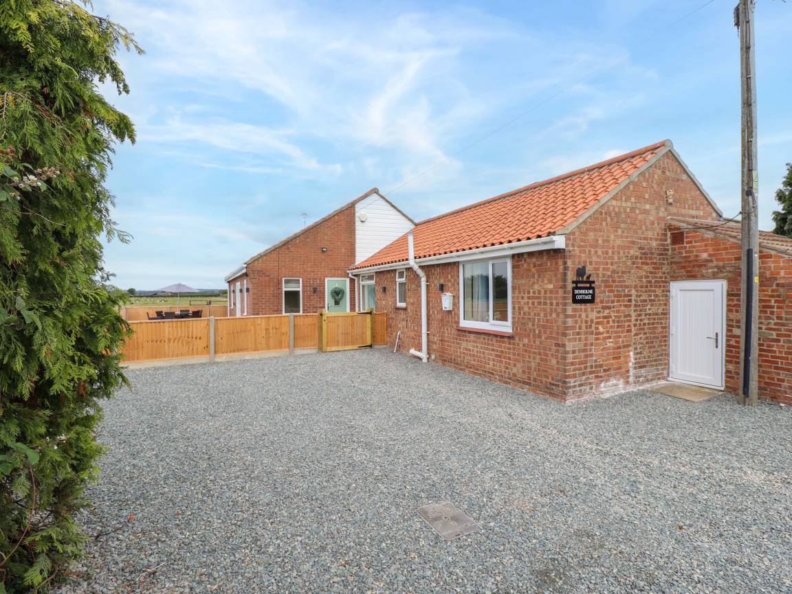 Cottage ∙ 3 Bedrooms ∙ 6 Guests - Anderby Creek