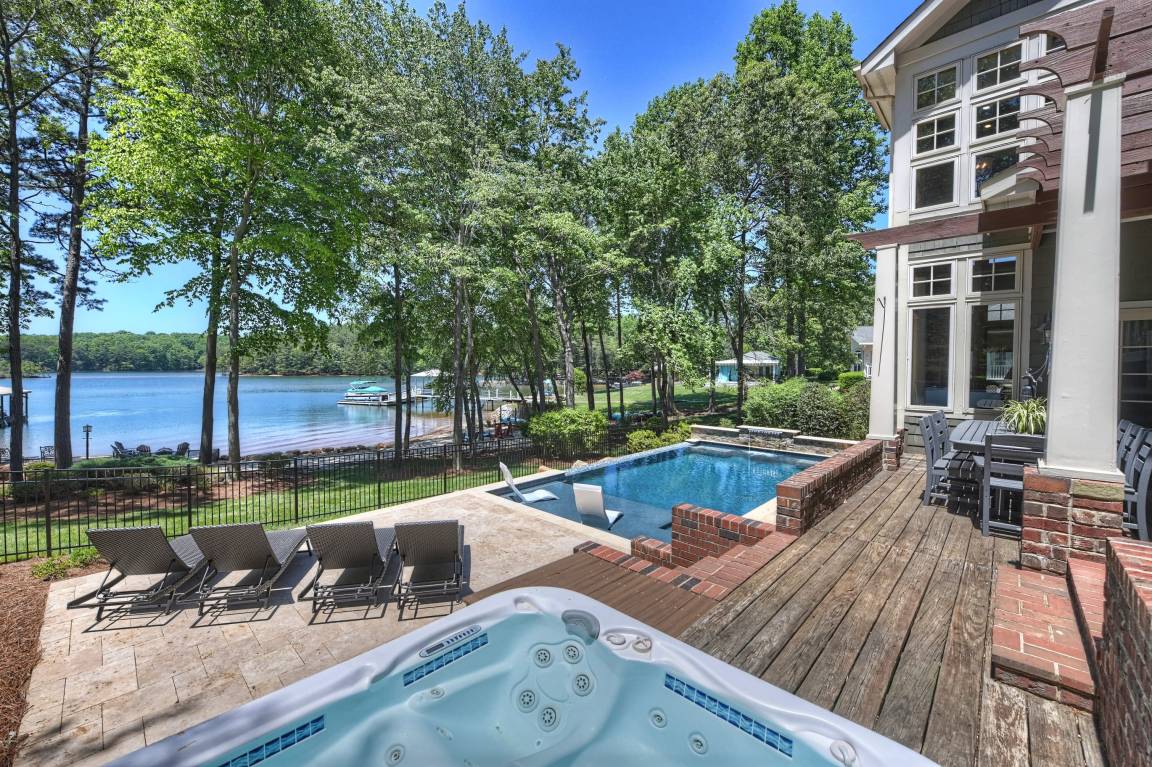 269 M² House ∙ 5 Bedrooms ∙ 14 Guests - Lake Norman, Catawba