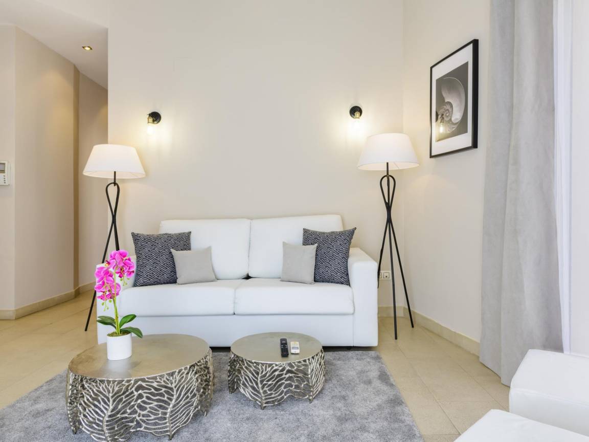 70 M² Apartamento ∙ 2 Habitaciones ∙ 5 Huéspedes - Valencia