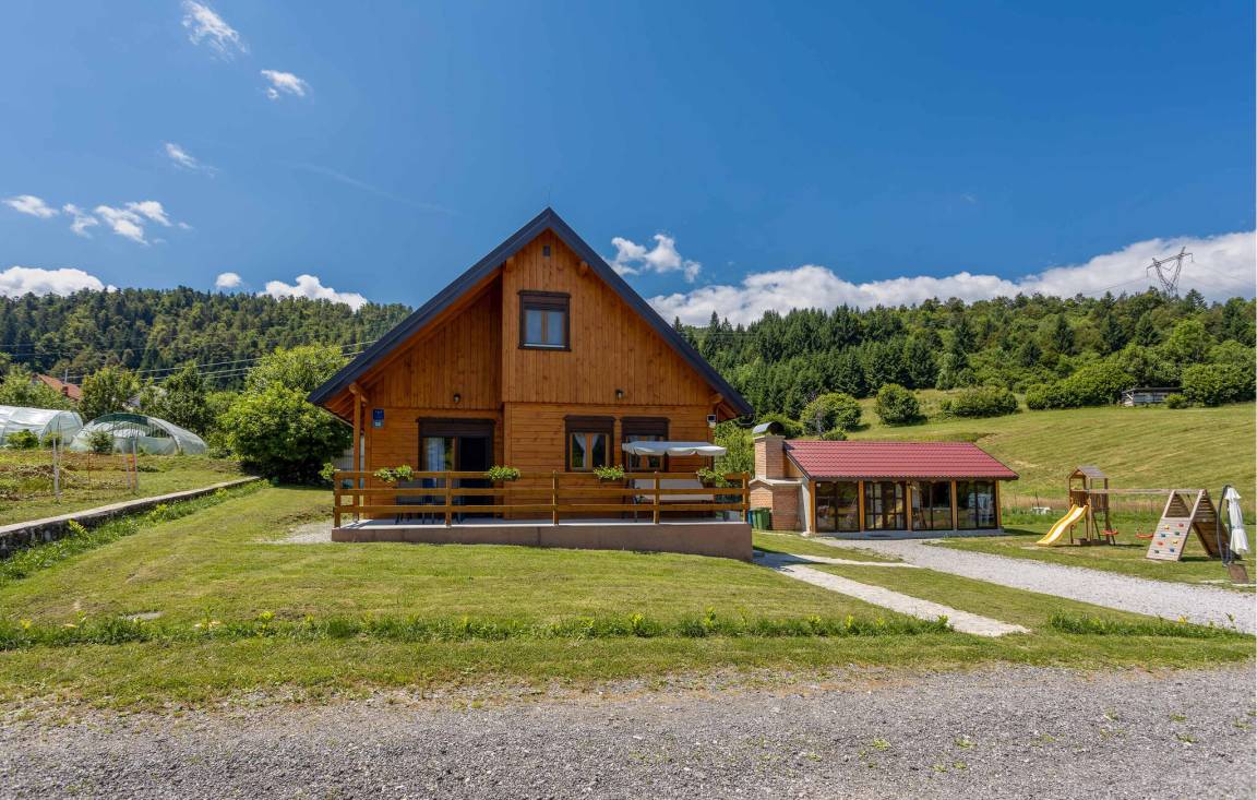 100 M² Maison De Vacances ∙ 4 Chambres ∙ 8 Personnes - Delnice
