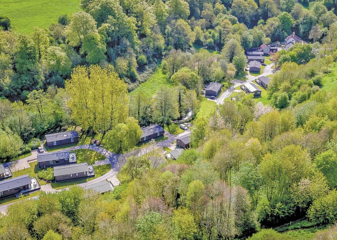 Chalet ∙ 2 Bedrooms ∙ 4 Guests - Bath