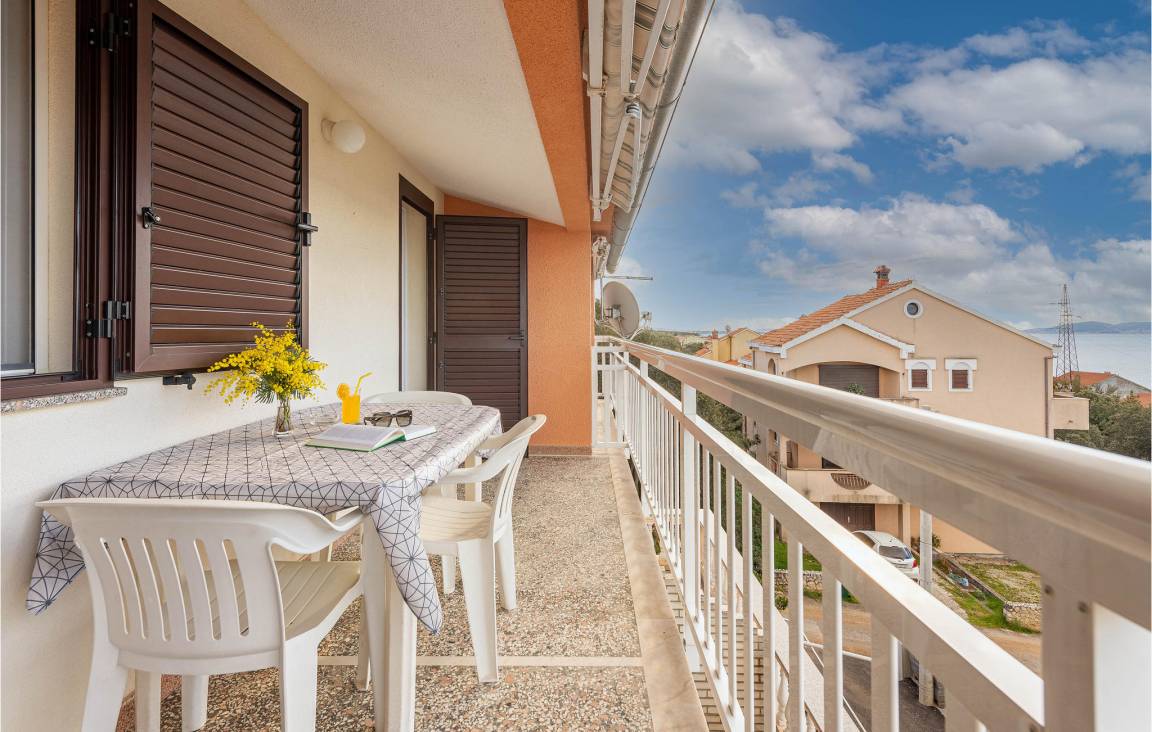 48 M² Ferienwohnung ∙ 2 Schlafzimmer ∙ 4 Gäste - Nin