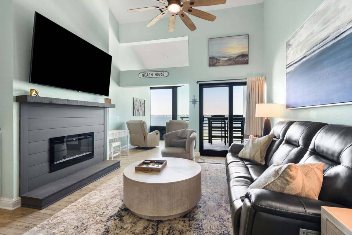 Condo ∙ 2 Bedrooms ∙ 6 Guests - Gulf Breeze, FL