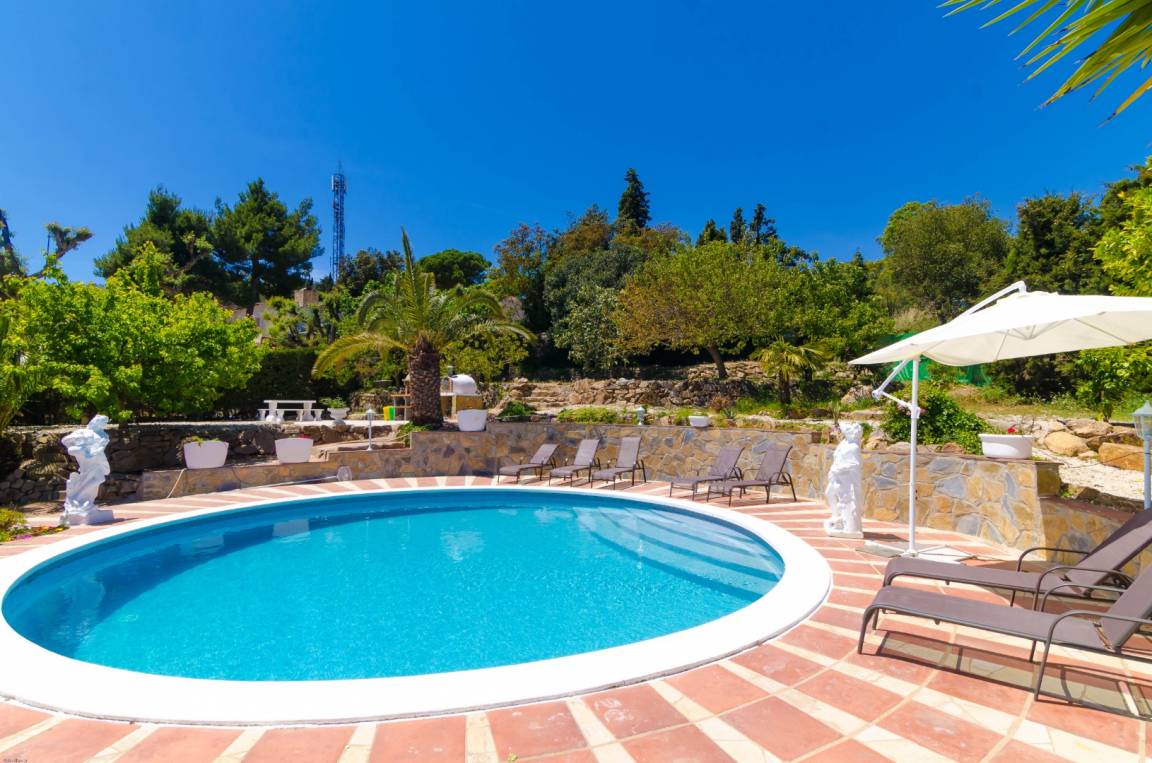 200 M² Villa ∙ 4 Bedrooms ∙ 7 Guests - Tossa de Mar