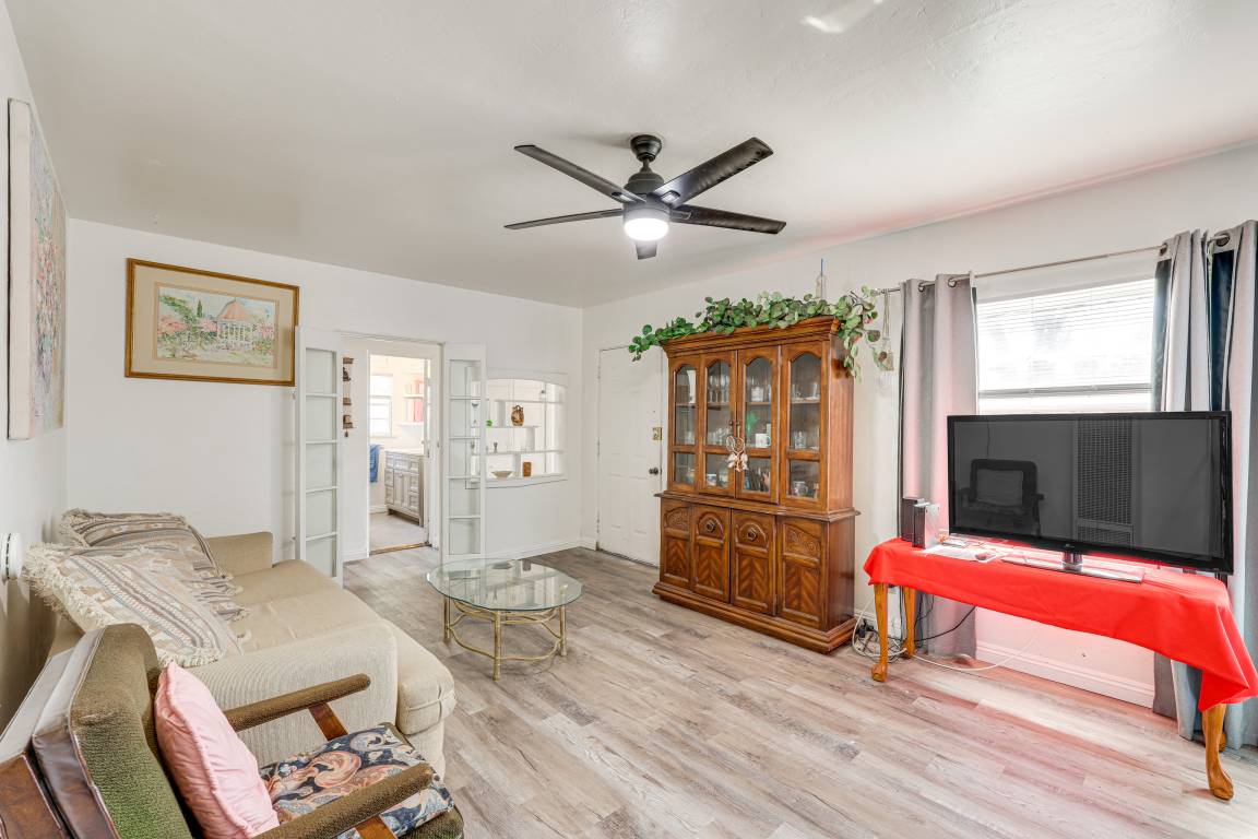 83 M² House ∙ 2 Bedrooms ∙ 3 Guests - Riverside, CA