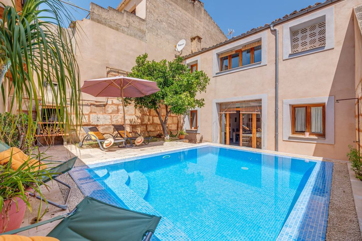 200 M² House ∙ 5 Bedrooms ∙ 9 Guests - Petra