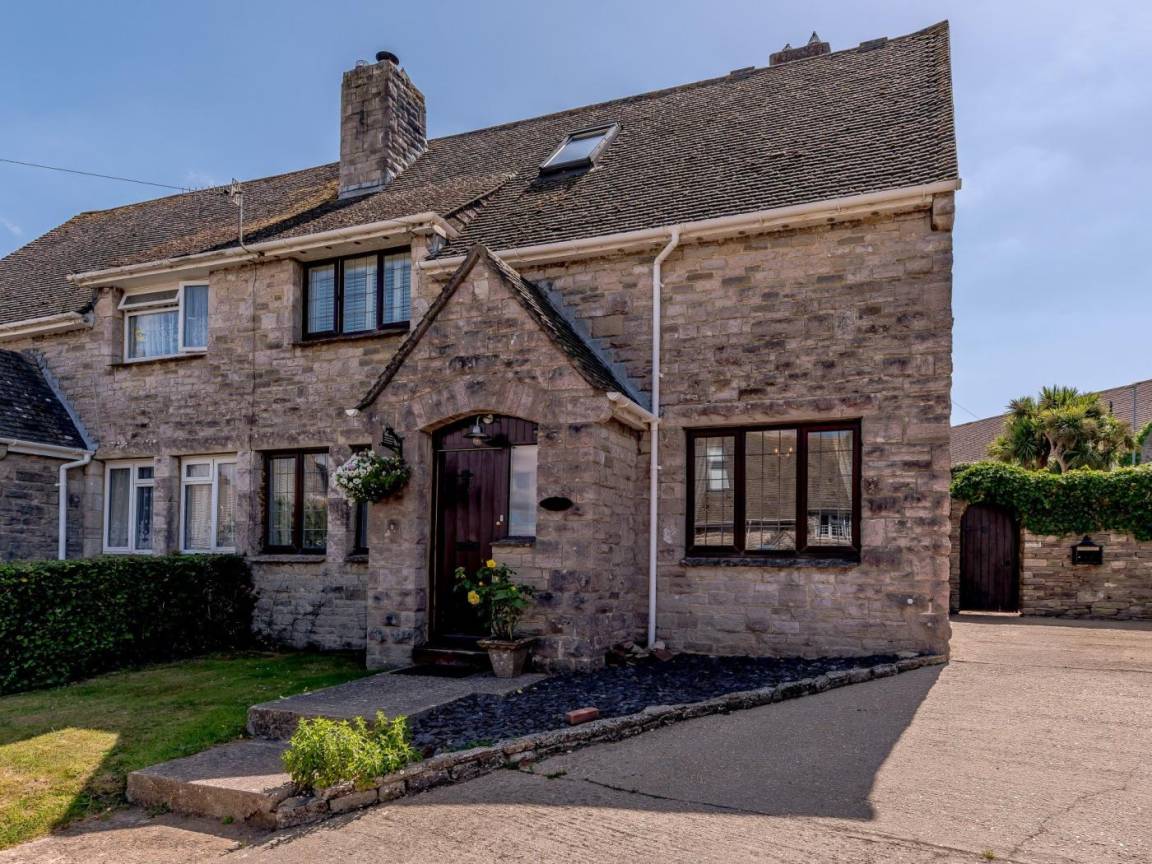 Cottage ∙ 3 Bedrooms ∙ 6 Guests - Swanage