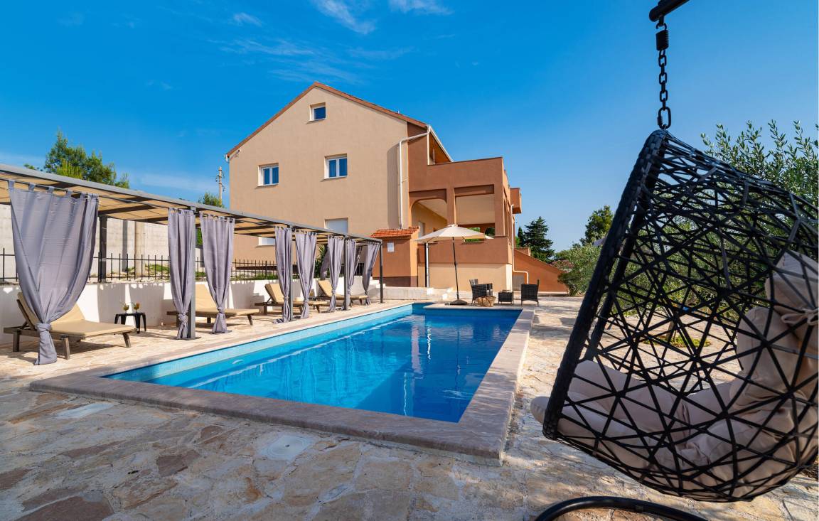 120 M² Ferienhaus ∙ 3 Schlafzimmer ∙ 8 Gäste - Obrovac