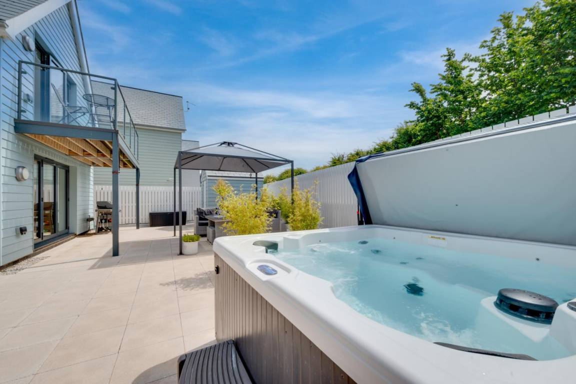 Cottage ∙ 3 Bedrooms ∙ 6 Guests - Westward Ho!