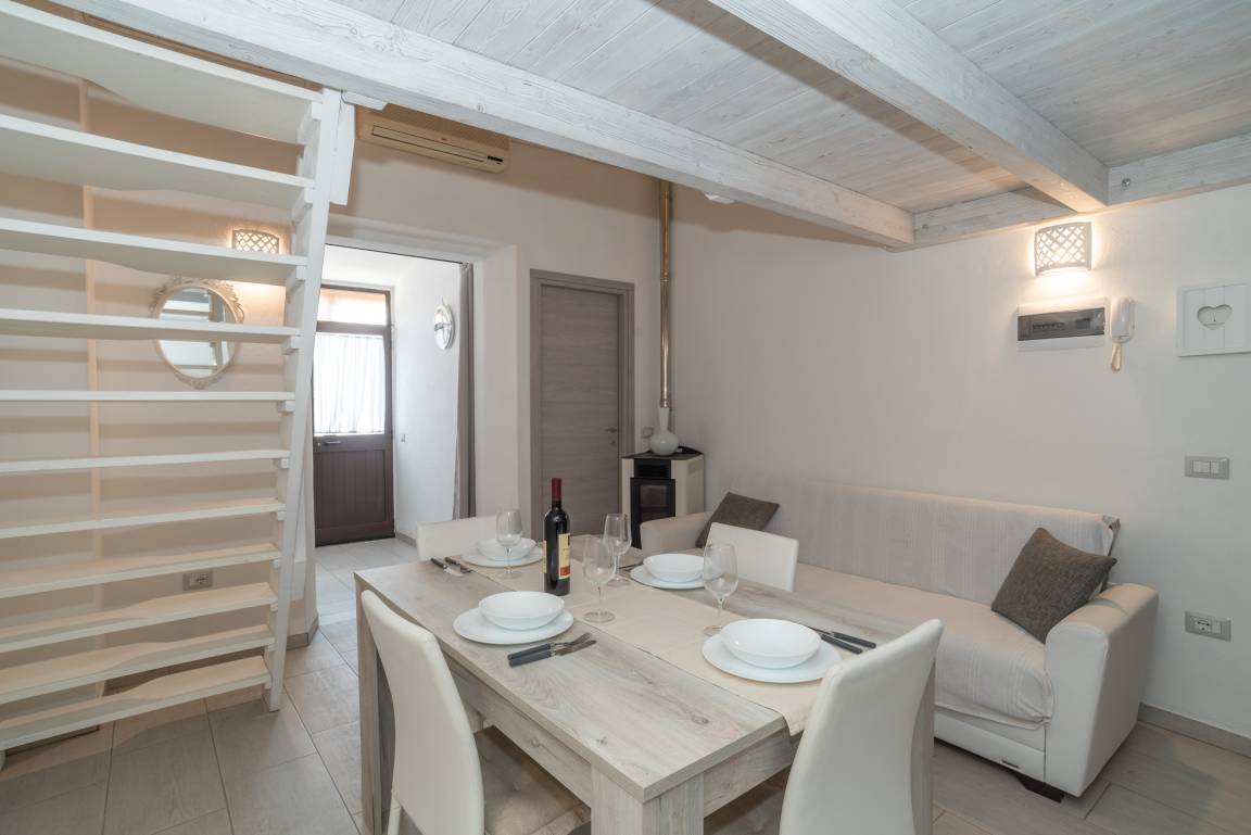 60 M² Apartment ∙ 2 Bedrooms ∙ 5 Guests - Olbia