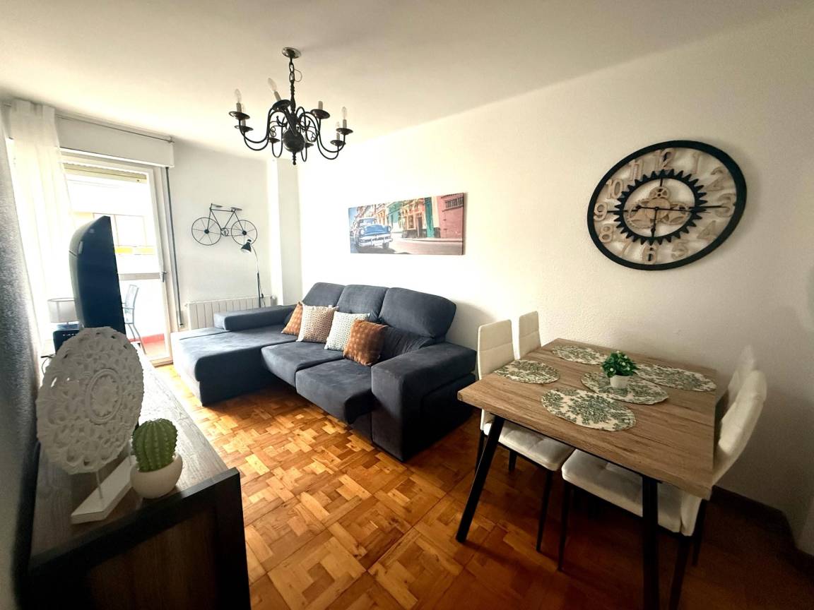 75 M² Apartment ∙ 3 Bedrooms ∙ 6 Guests - Santander