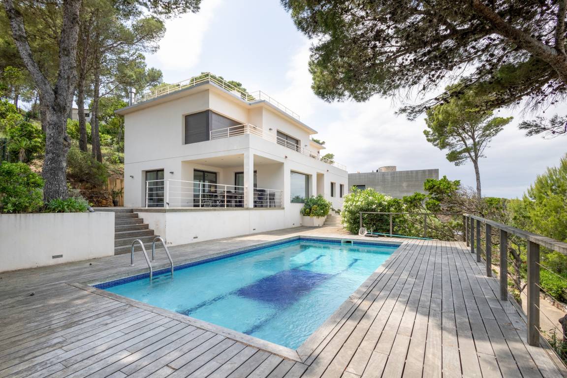 250 M² House ∙ 4 Bedrooms ∙ 8 Guests - Sa Riera