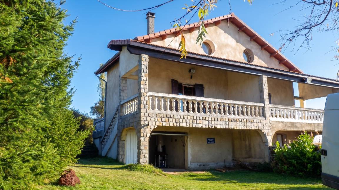 130 M² Maison De Vacances ∙ 3 Chambres ∙ 7 Personnes - Coucouron