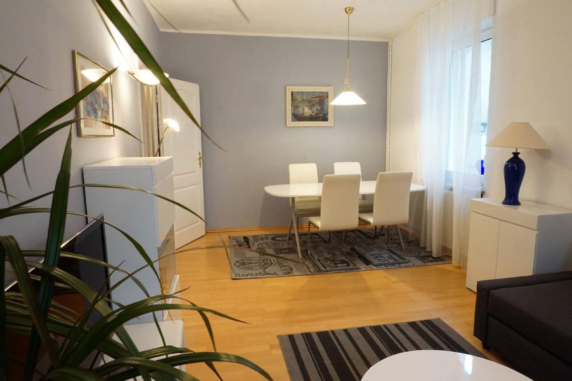 92 M² Ferienhaus ∙ 4 Schlafzimmer ∙ 6 Gäste - Mainz
