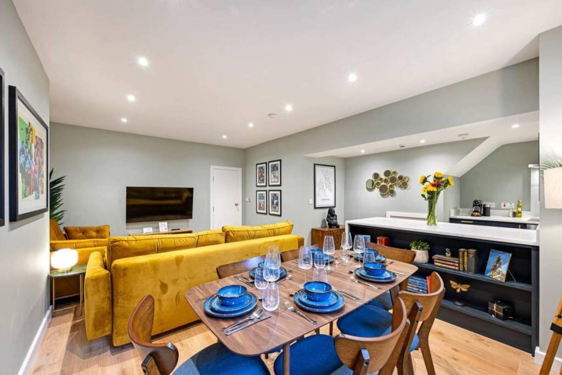 Apartment ∙ 2 Bedrooms ∙ 6 Guests - Liverpool Hope University